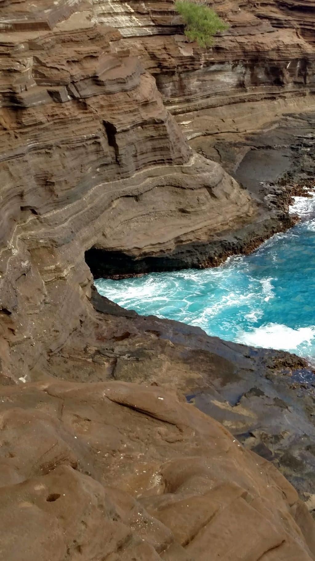 Aloha Friday Photo: Spitting Cave on Oahu - Go Visit Hawaii