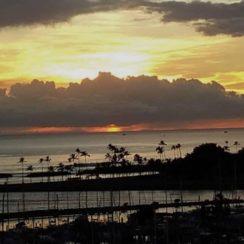 Aloha Friday Photos: Sunset from the Illikai - Go Visit Hawaii