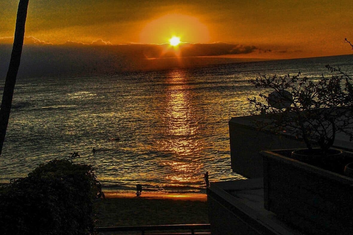 Aloha Friday Photo: "Maui sunset dining" - Go Visit Hawaii