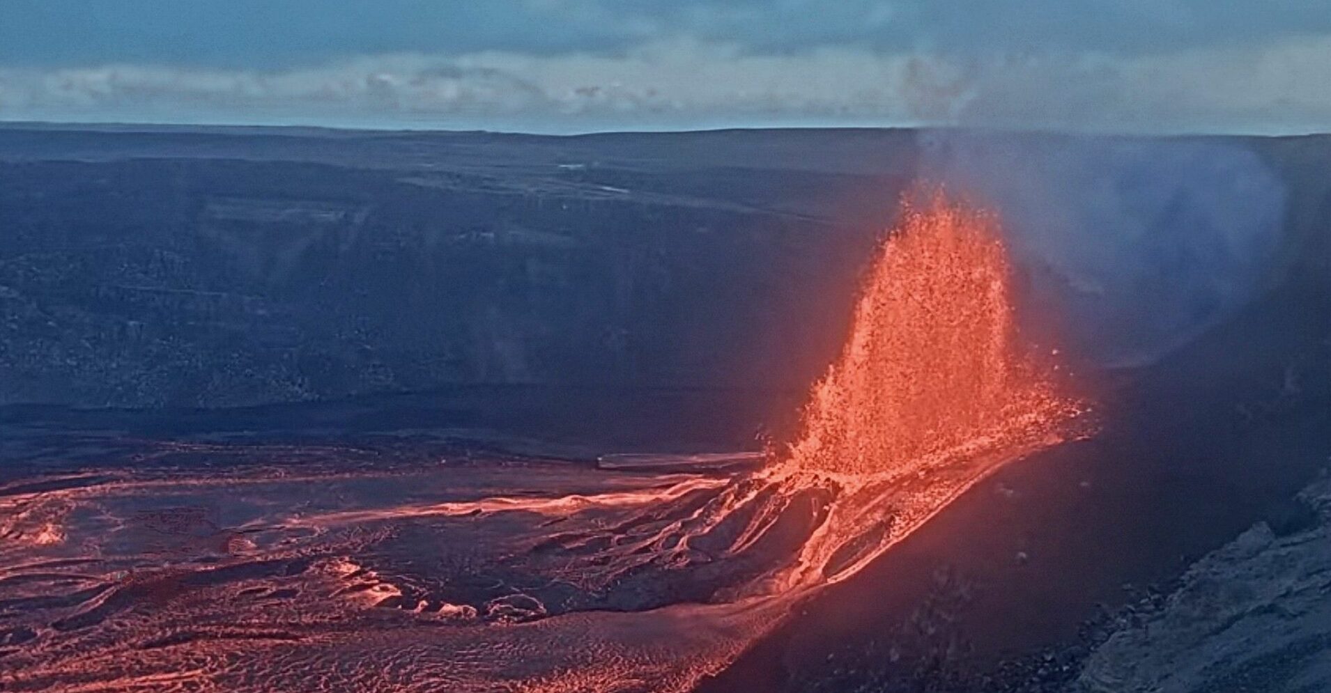 Aloha Friday Photo: Kilauea Fountain Eruption - Go Visit Hawaii