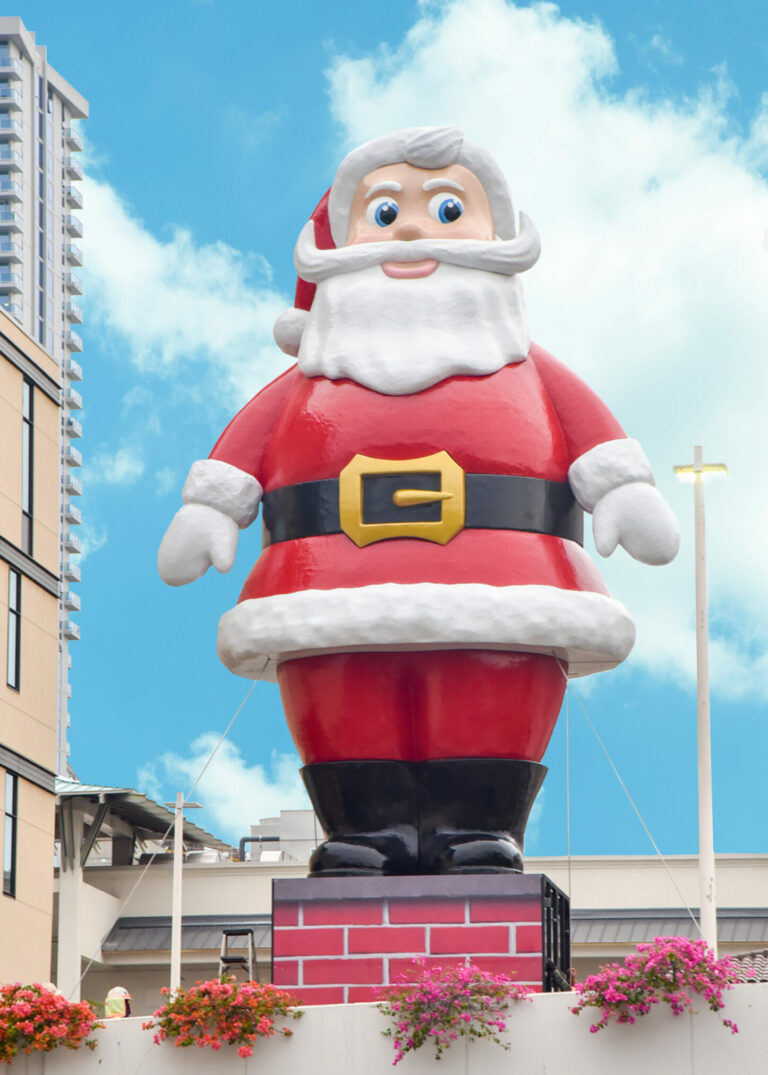 Aloha Friday Photo: Big Santa at Ala Moana Center in Honolulu - Go ...